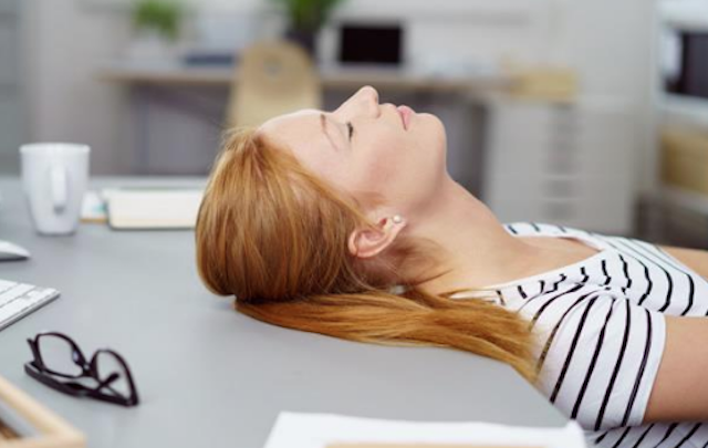 Tips para que no te dé sueño en el trabajo o espantar la fatiga